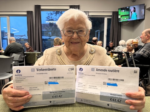 Fernanda, 92 ans, reçoit deux amendes pour excès de vitesse... alors qu ...