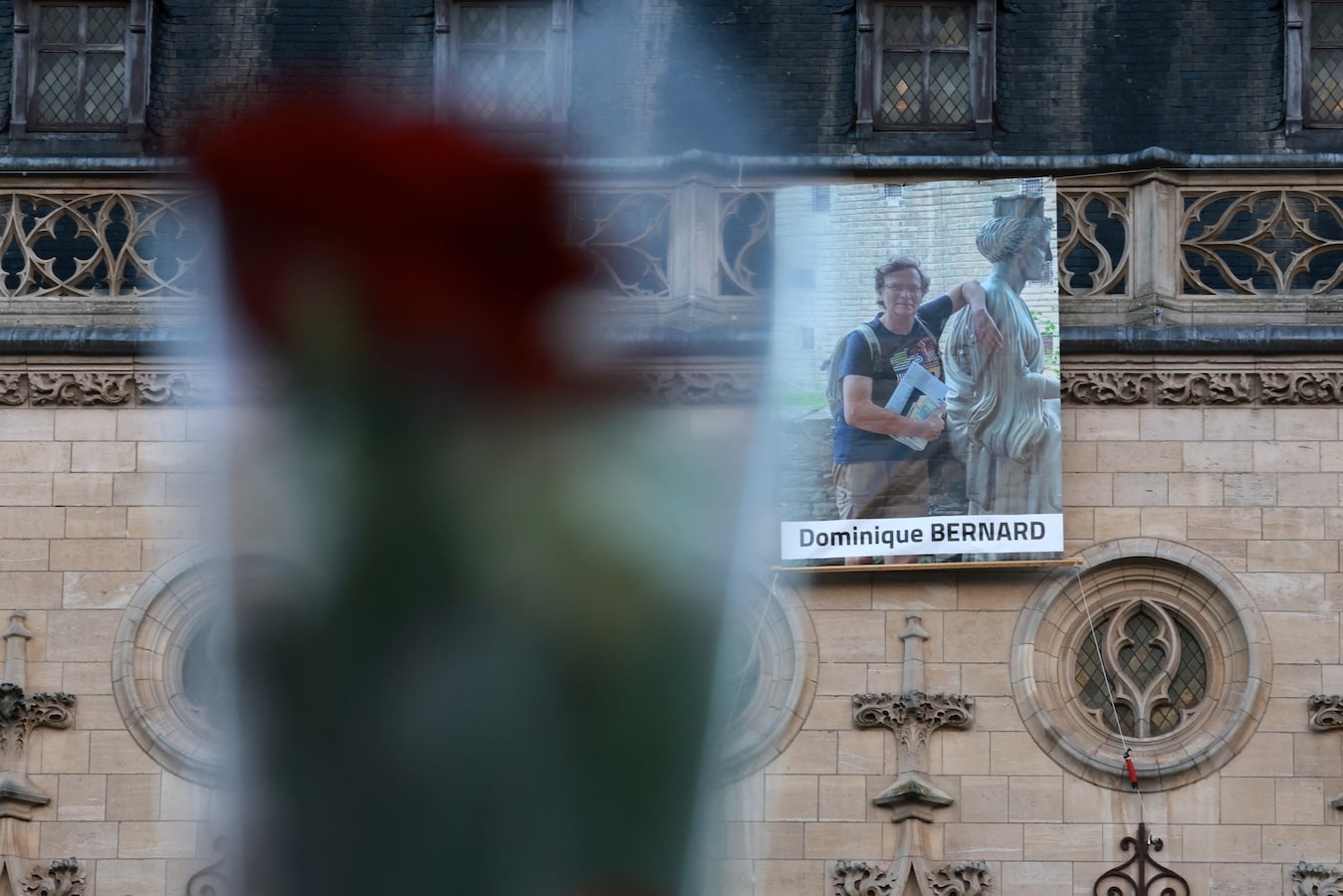 Dominique Bernard, professeur tué à Arras, fait chevalier de la Légion ...