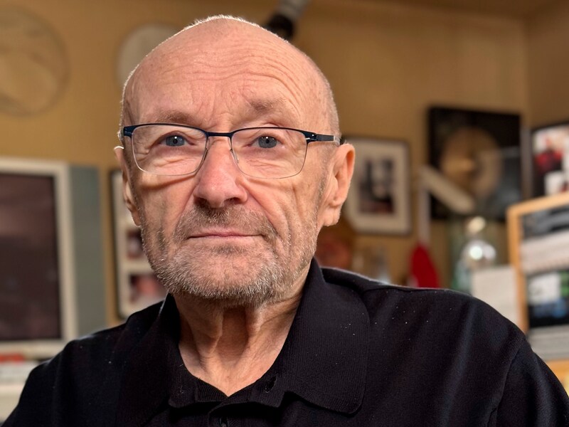 Phil Collins donne de ses nouvelles dans une rare interview: “J’ai une ...