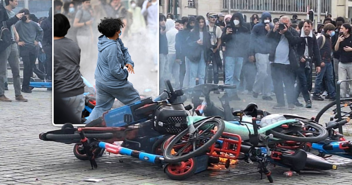 Les manifestants se dirigent vers la place Poelaert: des trottinettes ...