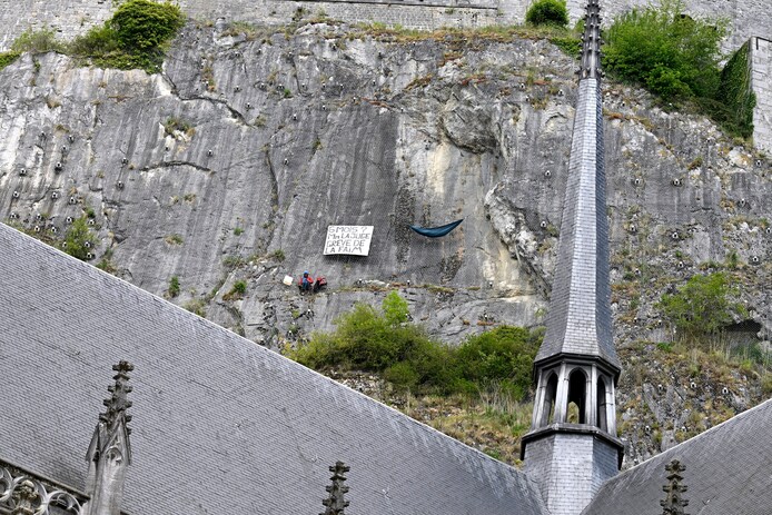 Jeff Roba a quitté la paroi rocheuse de la Citadelle de Dinant sur ...