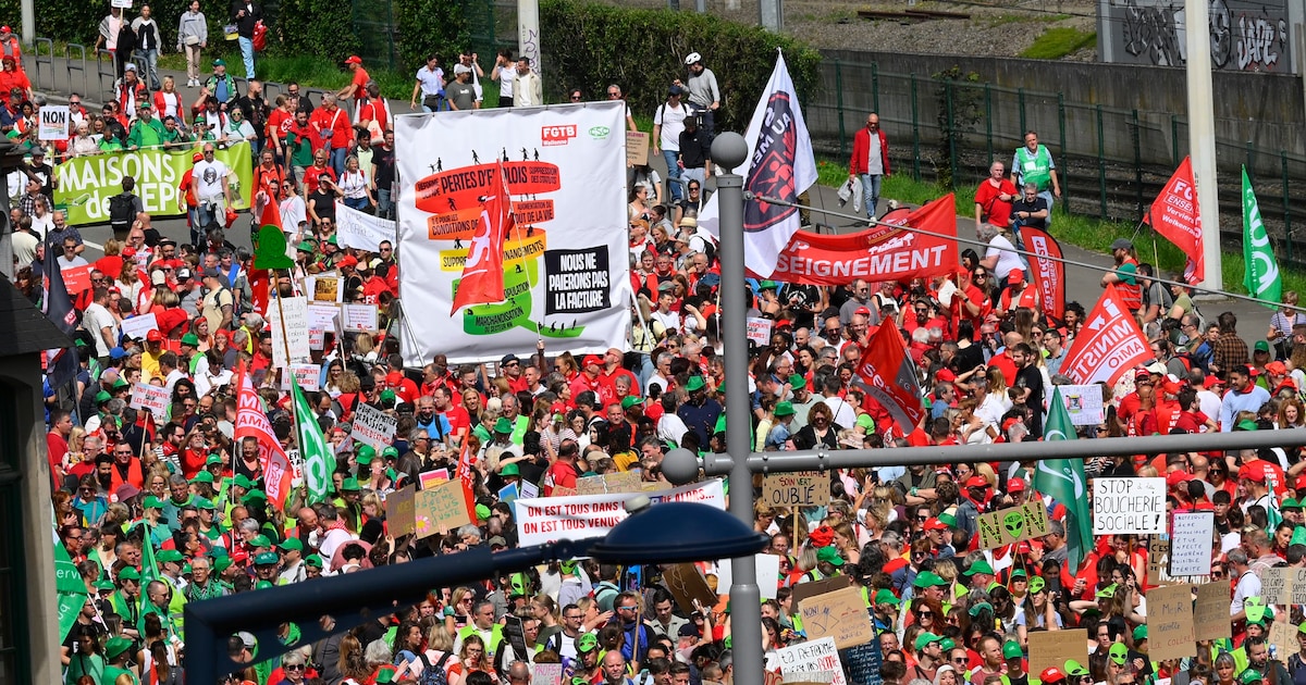 Le non-marchand défile à Namur contre le gouvernement wallon: “Toujours ...