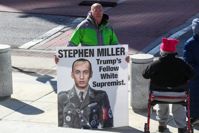 Qui est Stephen Miller, l’homme qui fait pression sur les entreprises ...