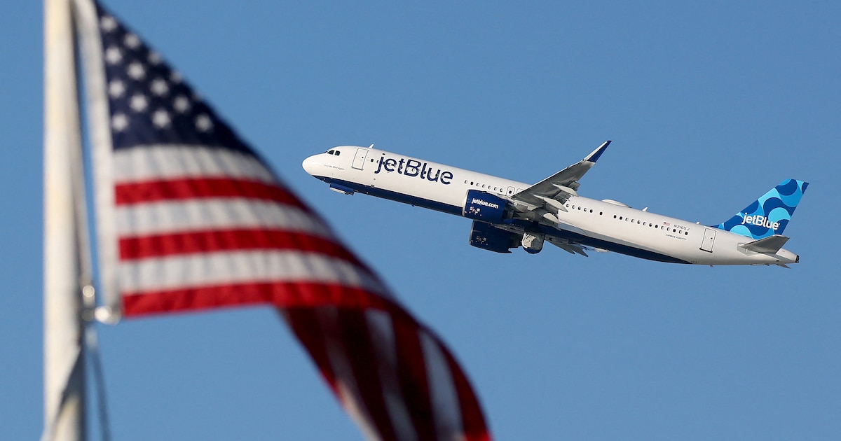 Panique dans les airs: un avion chute subitement, 15 passagers blessés ...