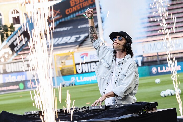 “On est tombé de haut”: cette révélation de Kid Noize provoque la ...