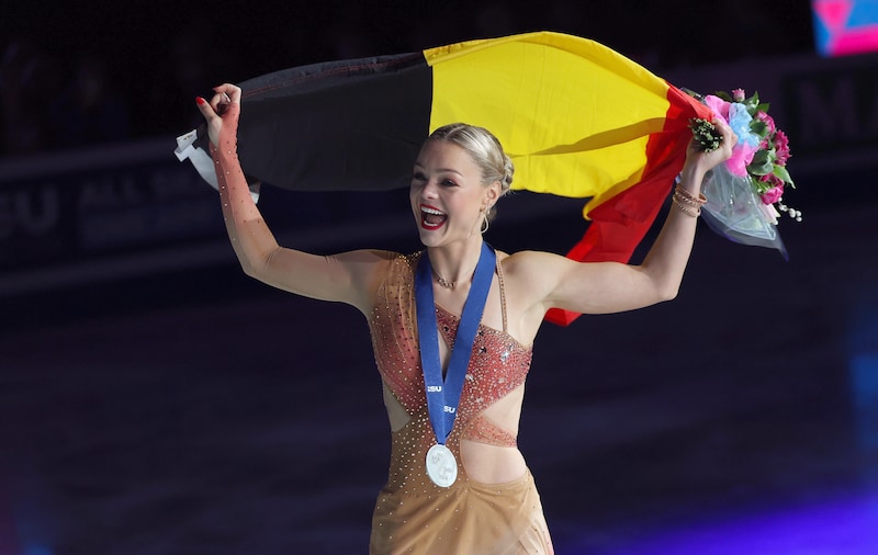 “J’ai failli y passer”: dans la douleur, Loena Hendrickx décroche l ...