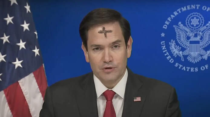 En plein direct, Marco Rubio affiche sa religion avec une croix sur le ...
