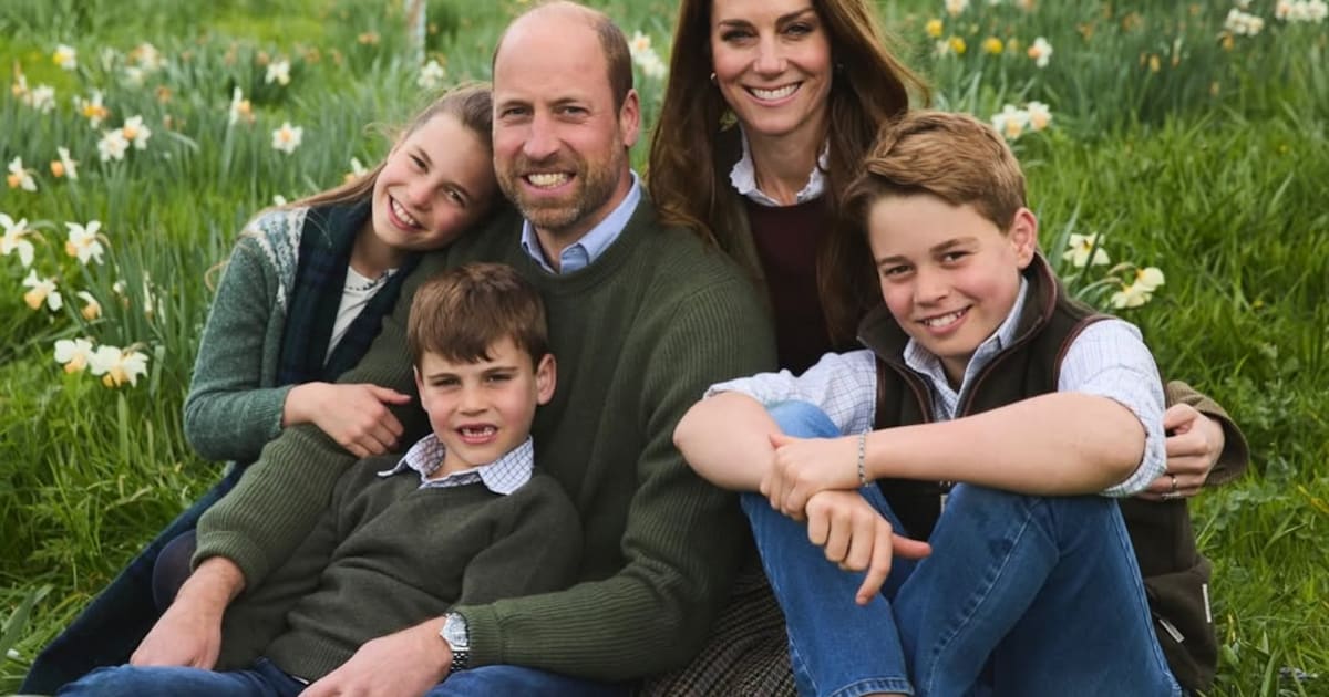 William et Kate dévoilent leur carte de Noël: le prince Louis vole la ...