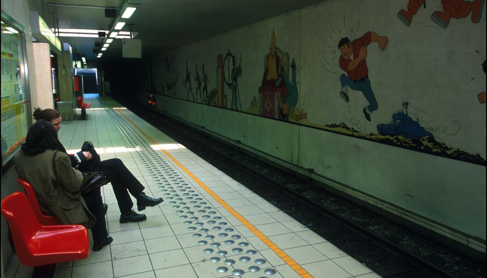 La station de métro Stockel s’offre un petit coup de frais | Foto ...