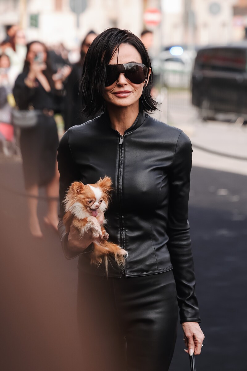 Le look de Demi Moore attire tous les regards à la Fashion Week de ...