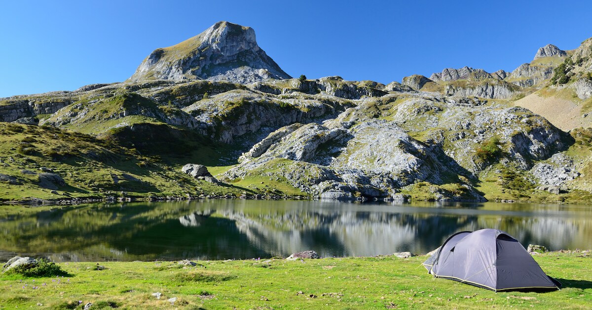 Opération de recherche dans les Pyrénées françaises: un randonneur ...