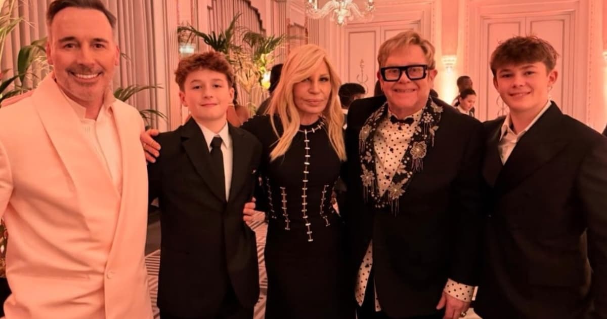 “Ils grandissent si vite”: Elton John dévoile un rare cliché de ses deux fils | 7sur7.be
