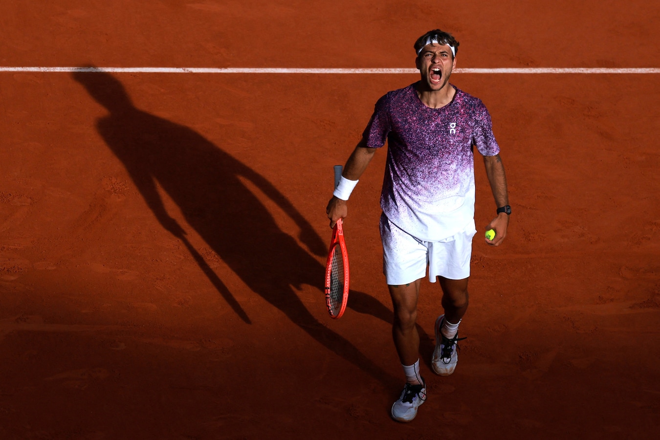 Spectacle et suspense à Paris: Cobolli rugit et embarque Zverev dans un ...