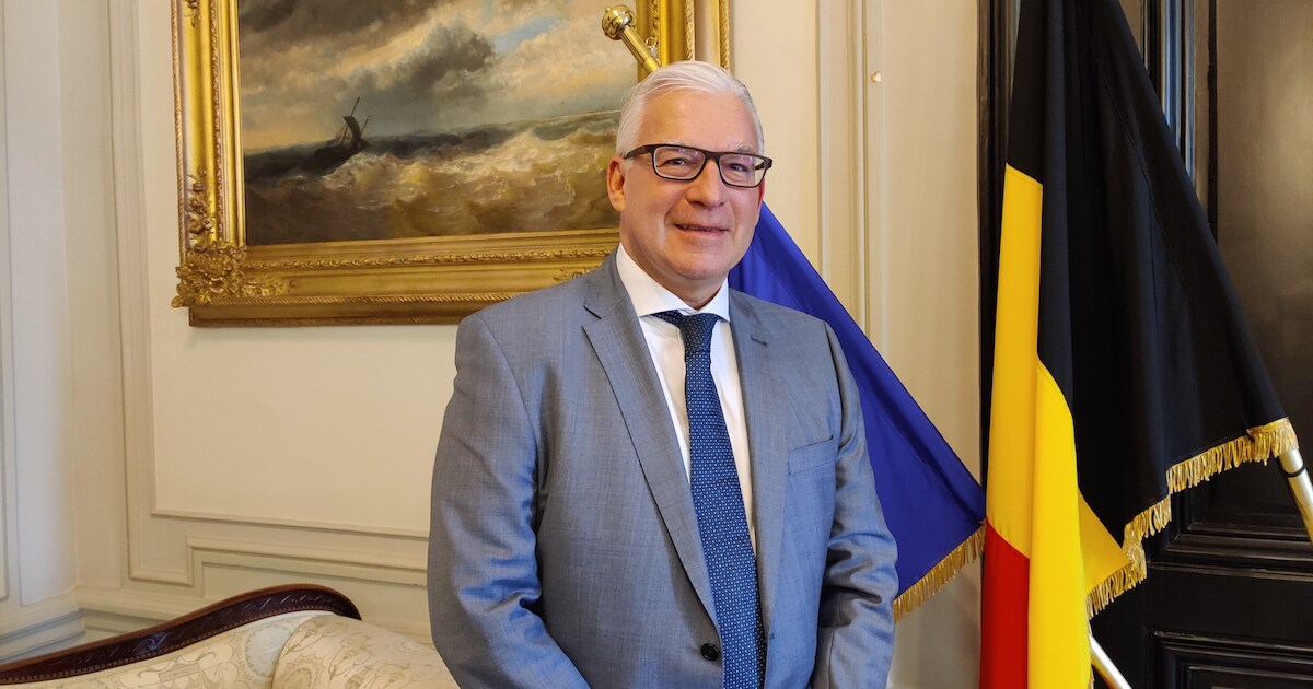 Piet De Groote a prêté serment en tant que bourgmestre de Knokke-Heist ...