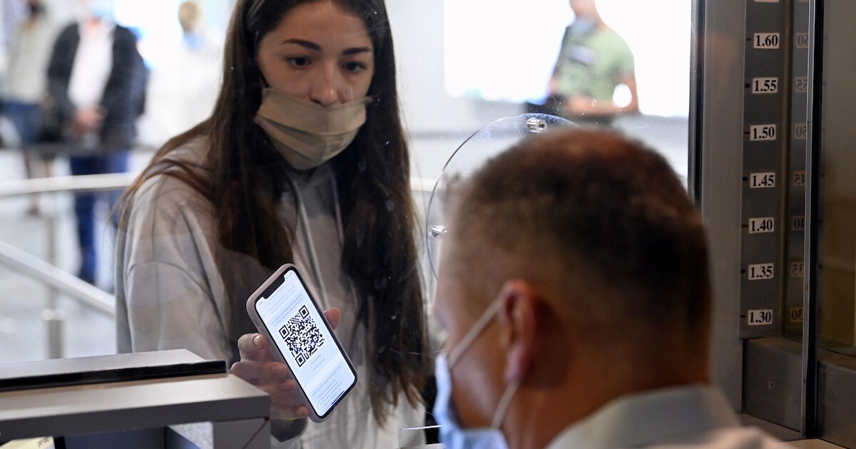 Le fédéral anticipe un nouveau recours éventuel au Passenger Locator ...