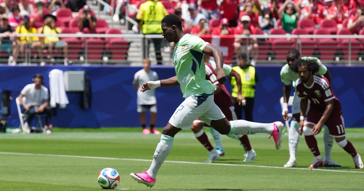 Plusieurs grosses occasions avant l’ouverture du score d’Embolo, la ...
