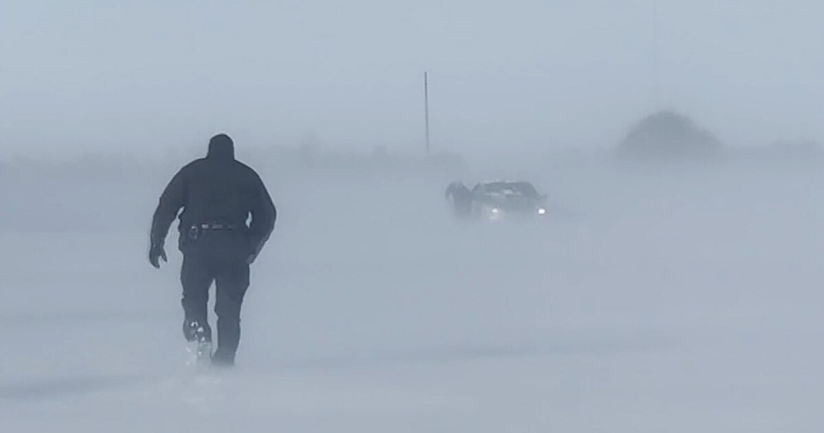 Des dizaines d'automobilistes bloqués dans le blizzard au Minnesota et ...