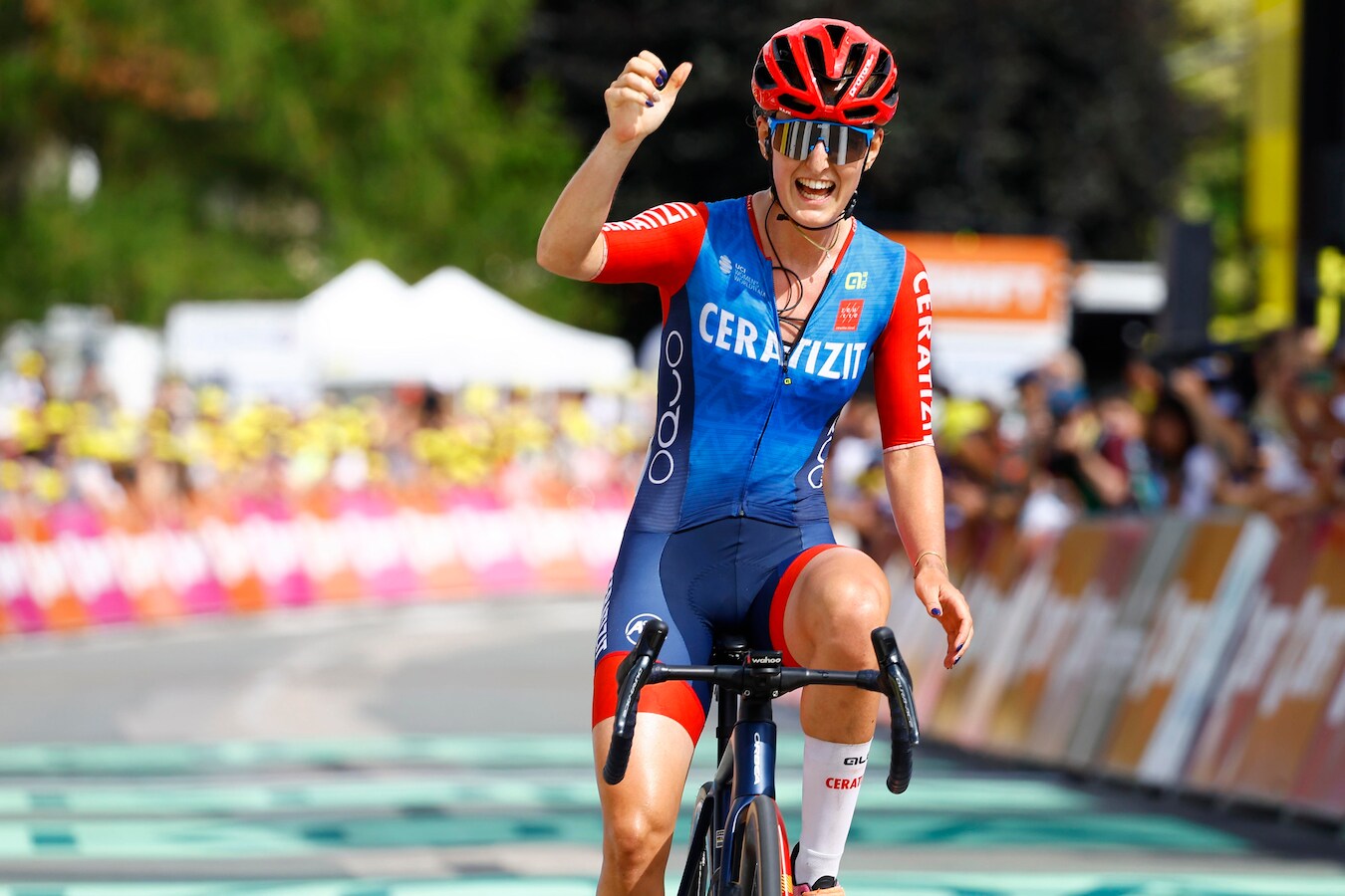 Le numéro de Cédrine Kerbaol, qui entre dans l’histoire du Tour de France Femmes | Foto | 7sur7.be