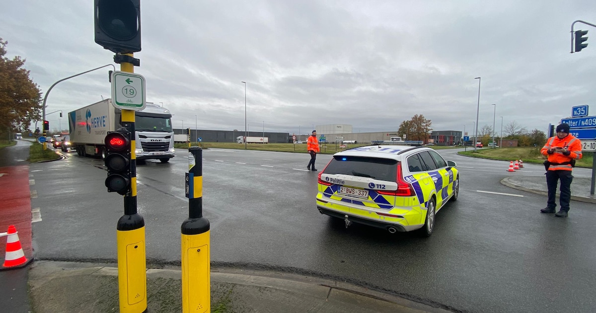 Un motard perd la vie dans une collision avec une voiture à Deinze | 7sur7.be