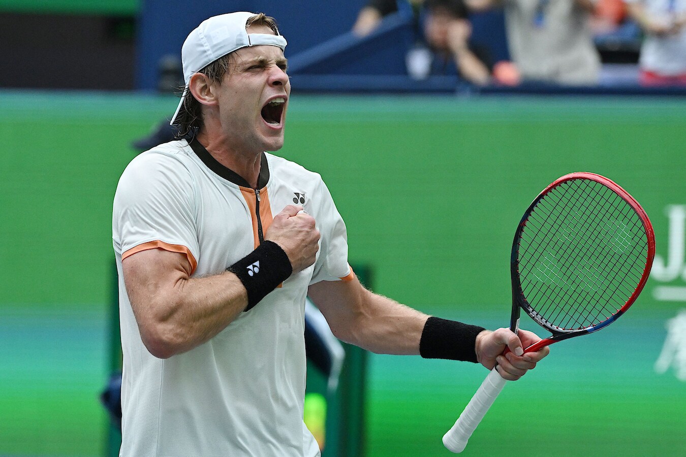 Zizou Bergs sauve deux balles de match et se qualifie pour son premier ...