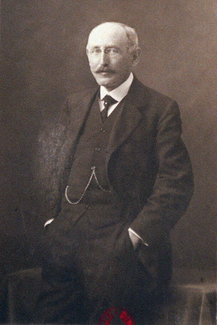 Les députés français unanimes pour élever Alfred Dreyfus au rang de ...