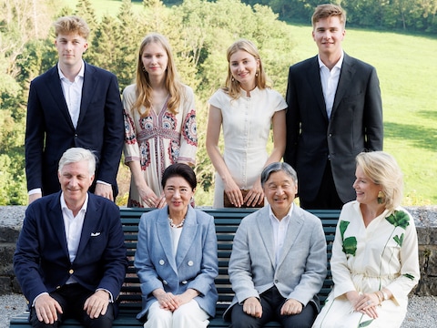 Week‑end royal à Ciergnon: le couple impérial japonais pose aux côtés ...