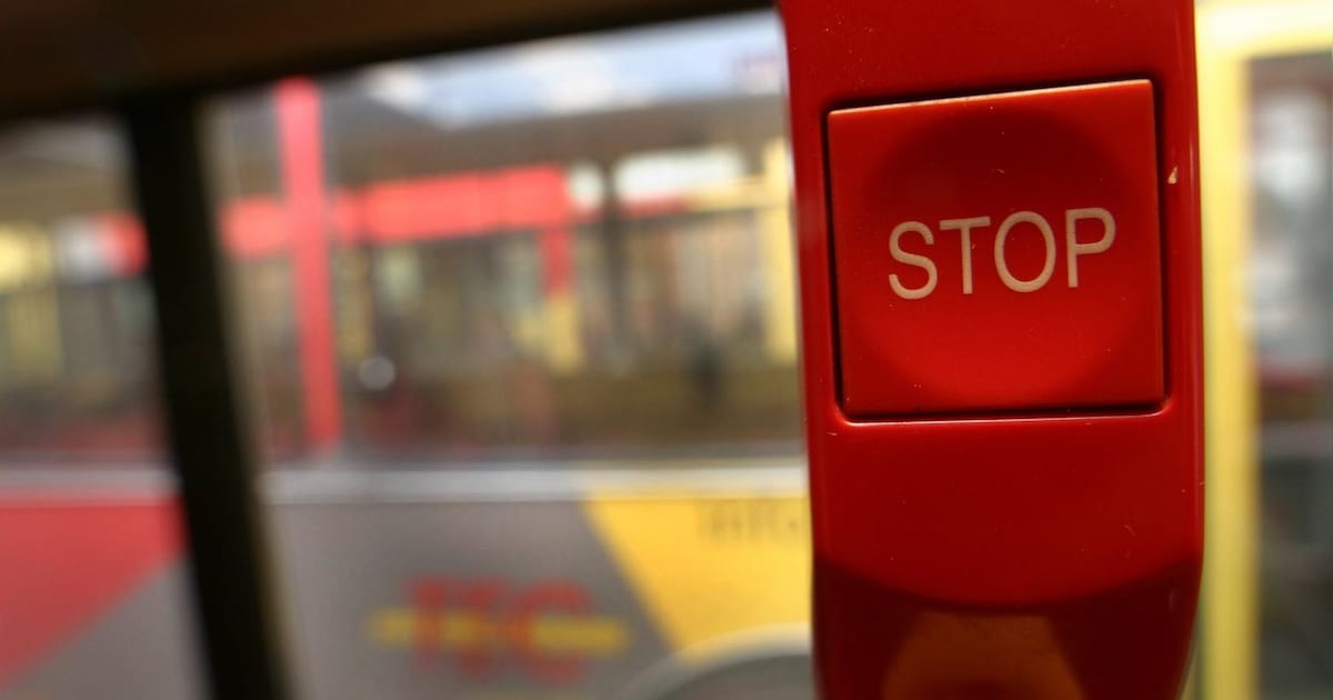 Un homme agressé au couteau dans un bus du TEC Charleroi: “Son ...