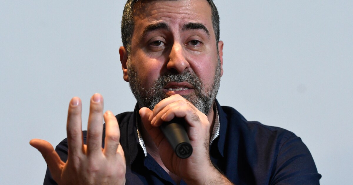 “Surveillez bien votre bipeur”: l’activiste Dyab Abou Jahjah porte ...