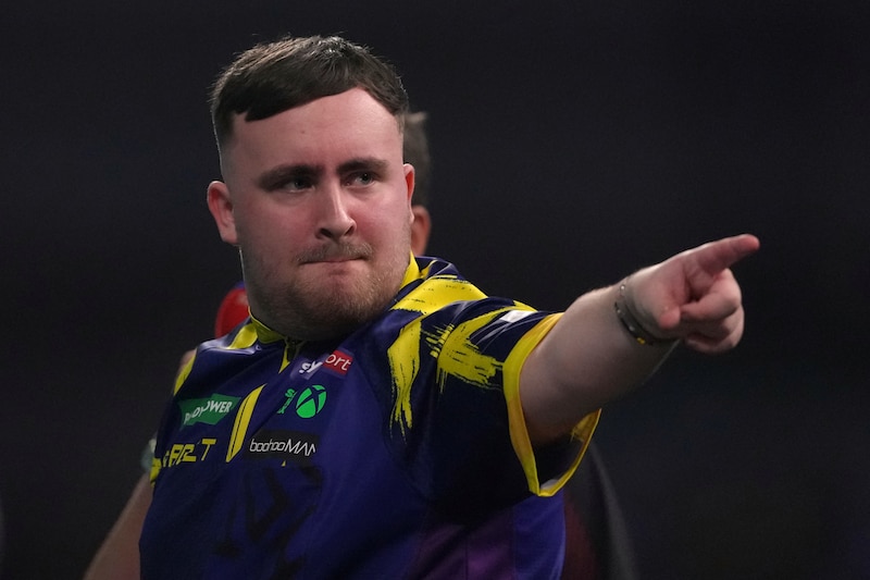 Luke Littler écrase Ryan Searle et se qualifie pour sa troisième finale ...