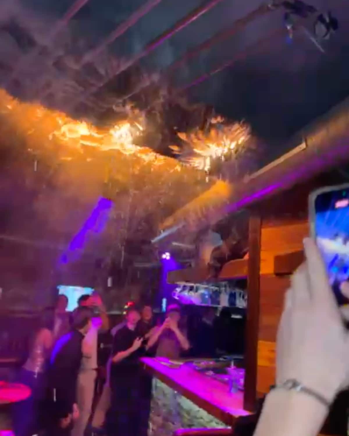 Pourquoi les jeunes victimes de Crans-Montana ont-elles filmé l ...