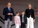 La princesse Charlene fait sensation à Monaco avec sa tenue à près de ...