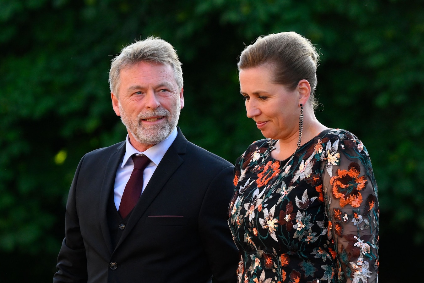 Les dirigeants de l’OTAN arrivent au dîner organisé par le couple royal ...