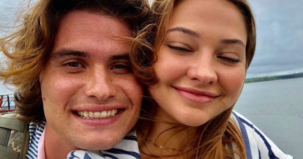 Deux acteurs de la série Netflix “Outer Banks” officiellement en couple ...