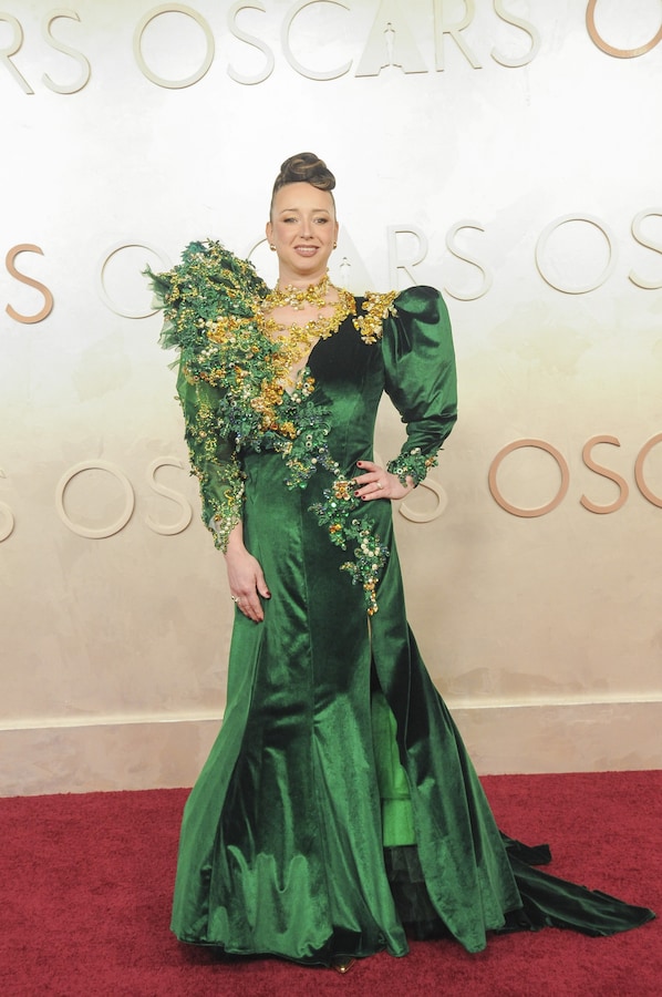 Des robes extravagantes, des plumes et même un chien: ce qu'il ne ...