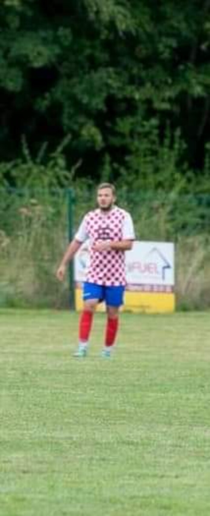 Mort à 27 ans, Kevin Revillod a été honoré à Onoz comme à Charleroi ...