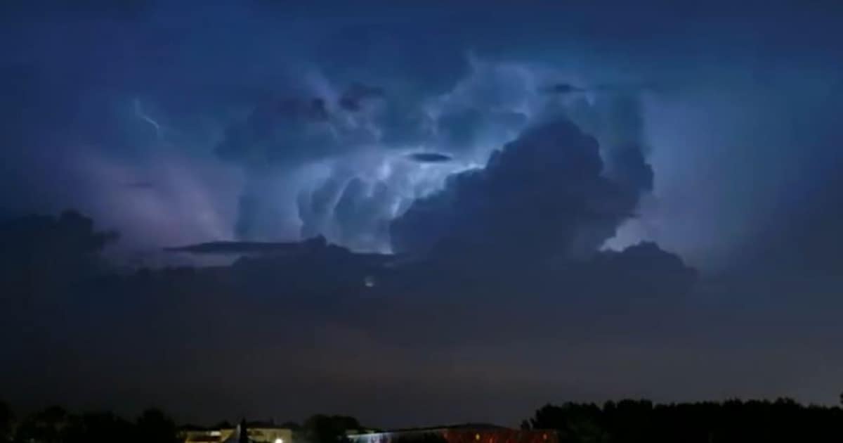 Un orage spectaculaire filmé en timelapse au-dessus de Nîmes | 7sur7.be