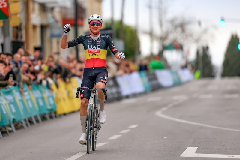 Le champion de Belgique fait son show: Tim Wellens remporte la Clasica ...