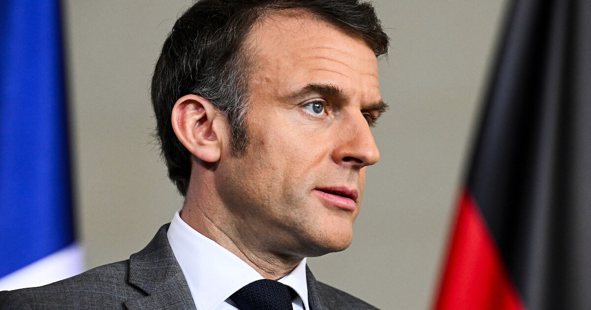 Emmanuel Macron réaffirme que “des opérations au sol en Ukraine” seront ...