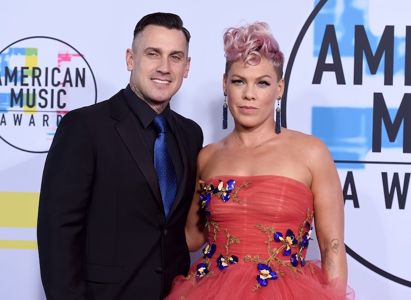 Les médias annoncent son divorce, P!nk réagit avec cynisme: “Je n’étais ...