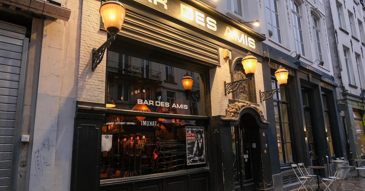 Trois policiers “ivres” se font remarquer dans un bar de Bruxelles ...