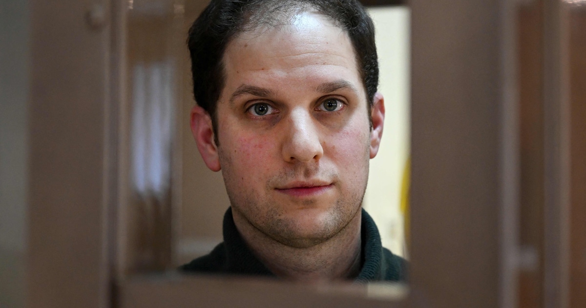 La justice russe maintient en détention le journaliste américain Evan ...