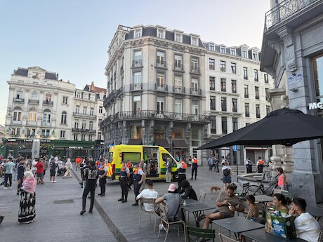 Un véhicule finit dans la Meuse après une course-poursuite à Yvoir | Faits divers | 7sur7.be