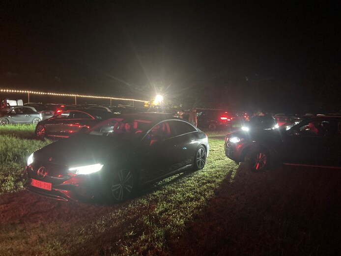 “Piégés comme des rats”: chaos sur le parking du TW Classic après le ...