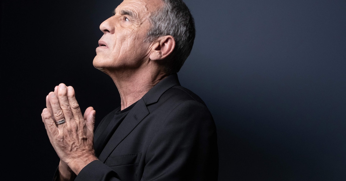 Une ultime mise en scène en guise d’adieu: un enterrement tout en noir pour Ardisson | 7sur7.be