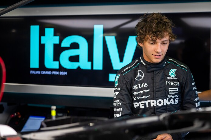F1: le prodige italien Andrea Kimi Antonelli roulera chez Mercedes en 2025 | Formule 1 | 7sur7.be