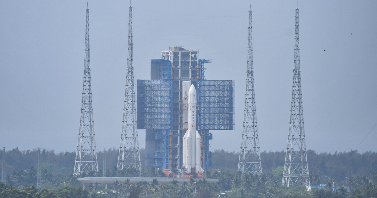 Une première mondiale: la Chine lance une sonde pour collecter des échantillons sur la face ...