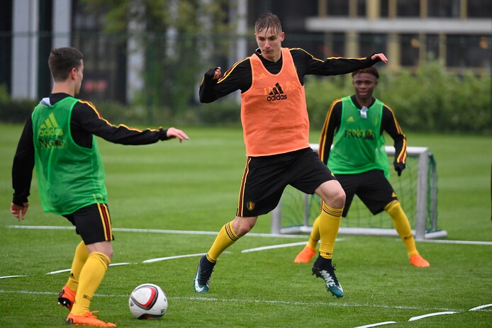 Lars Dendoncker, le frère de Leander, met fin à sa carrière à 22 ans à ...