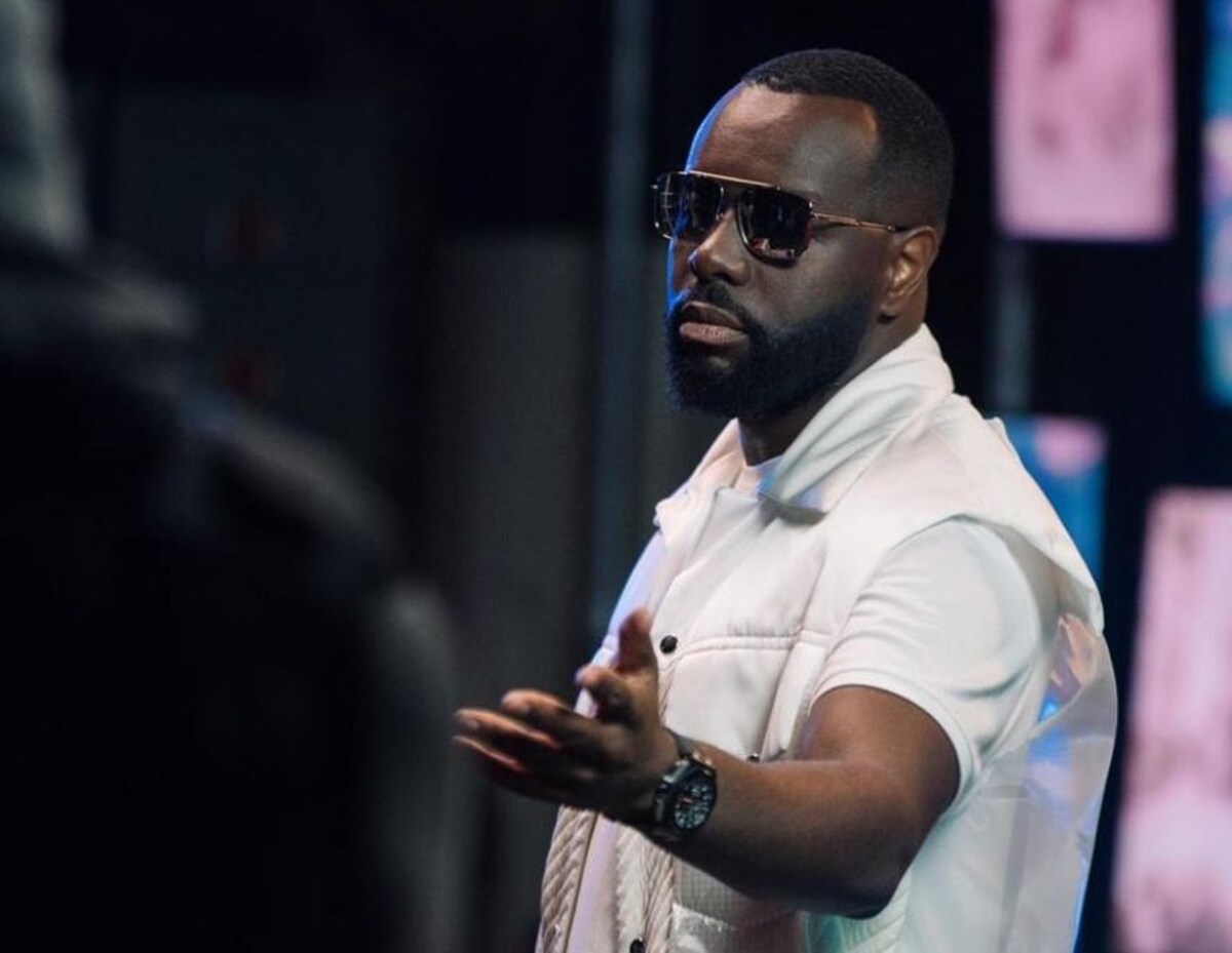Gims explique enfin pourquoi il refuse d’enlever ses lunettes de soleil ...