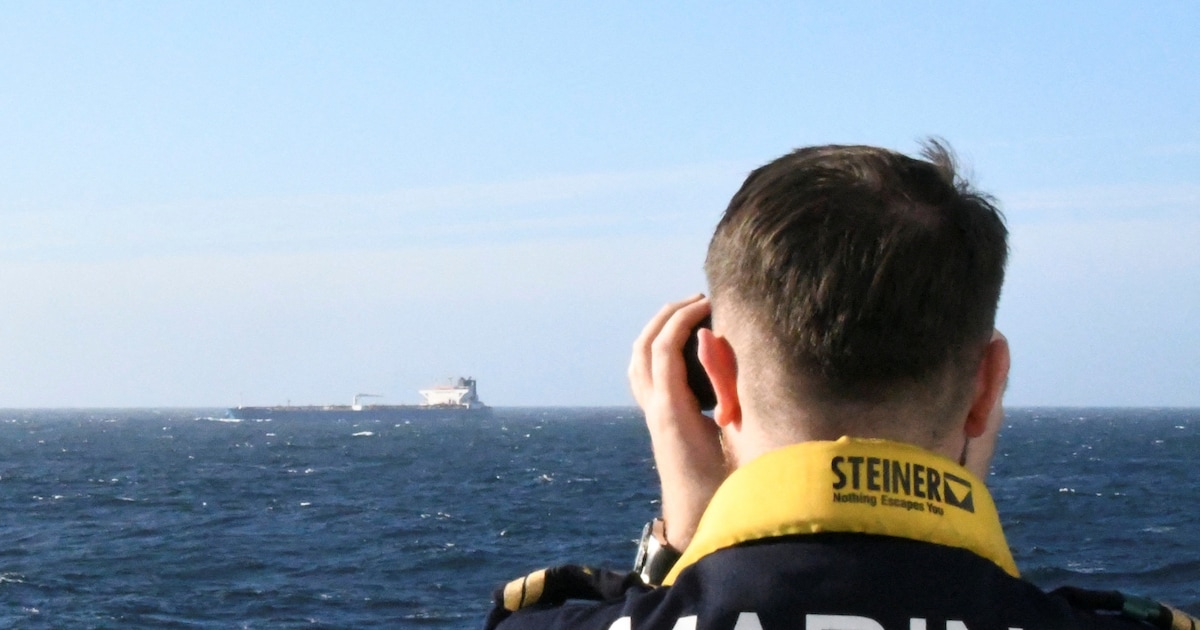 Un pétrolier de la flotte fantôme russe mis “à la disposition” de la ...