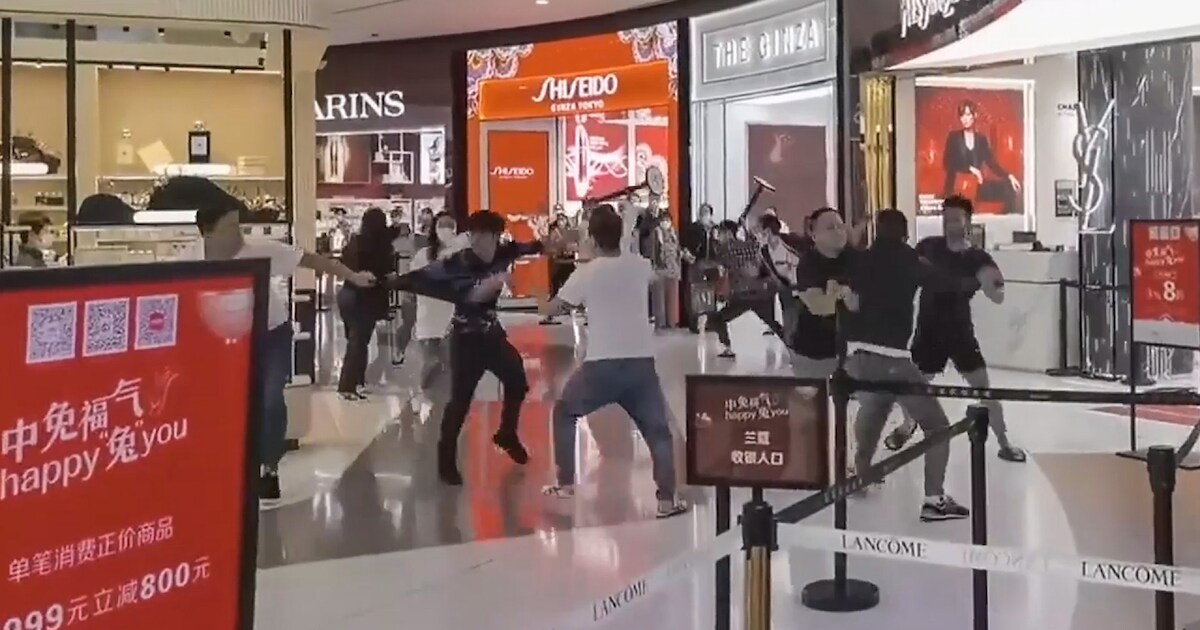Bagarre dans un centre commercial à cause d'une file d'attente | 7sur7.be